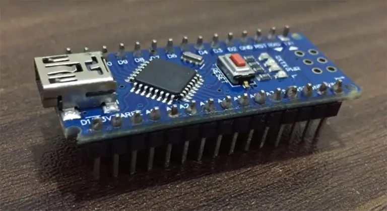 How is a Microprocessor Different from an Integrated Circuit ...