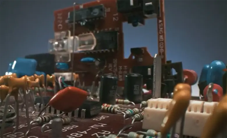 What Does SMD Stand For in Electronics? - ElectronicsHacks