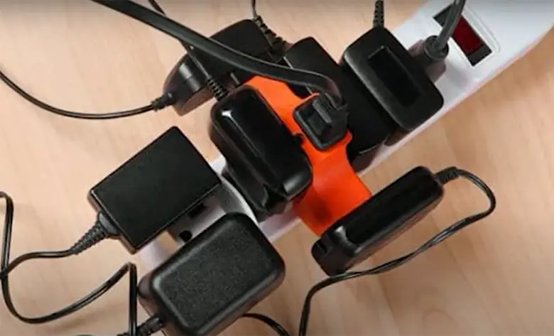 How to Test a Ground With a Multimeter? - ElectronicsHacks