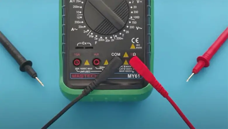 How to Test an Outlet With a Multimeter? - ElectronicsHacks