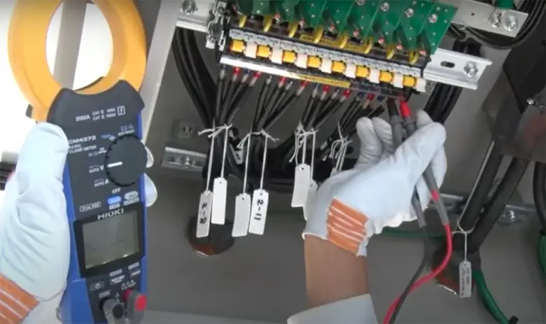 How to Use a Clamp Meter? - ElectronicsHacks