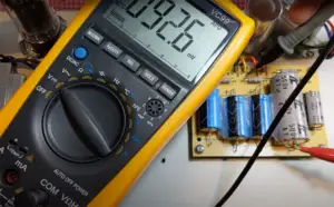 How to Safely Discharge a Capacitor? - ElectronicsHacks