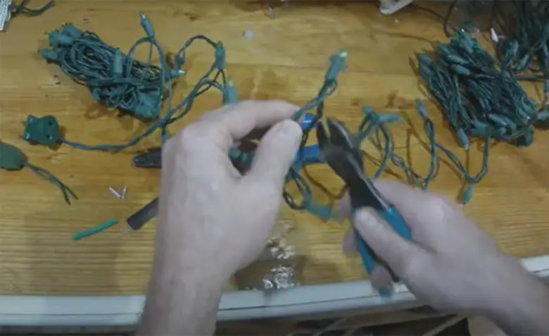 How to Test Christmas Lights With a Multimeter? - ElectronicsHacks