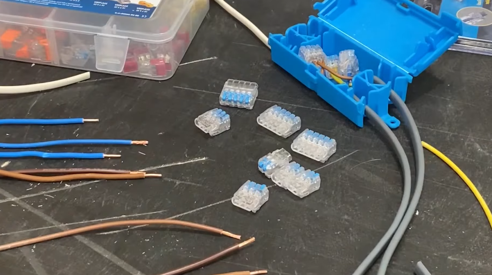 Certified Electrician vs. Licensed Electrician: What’s the Difference ...