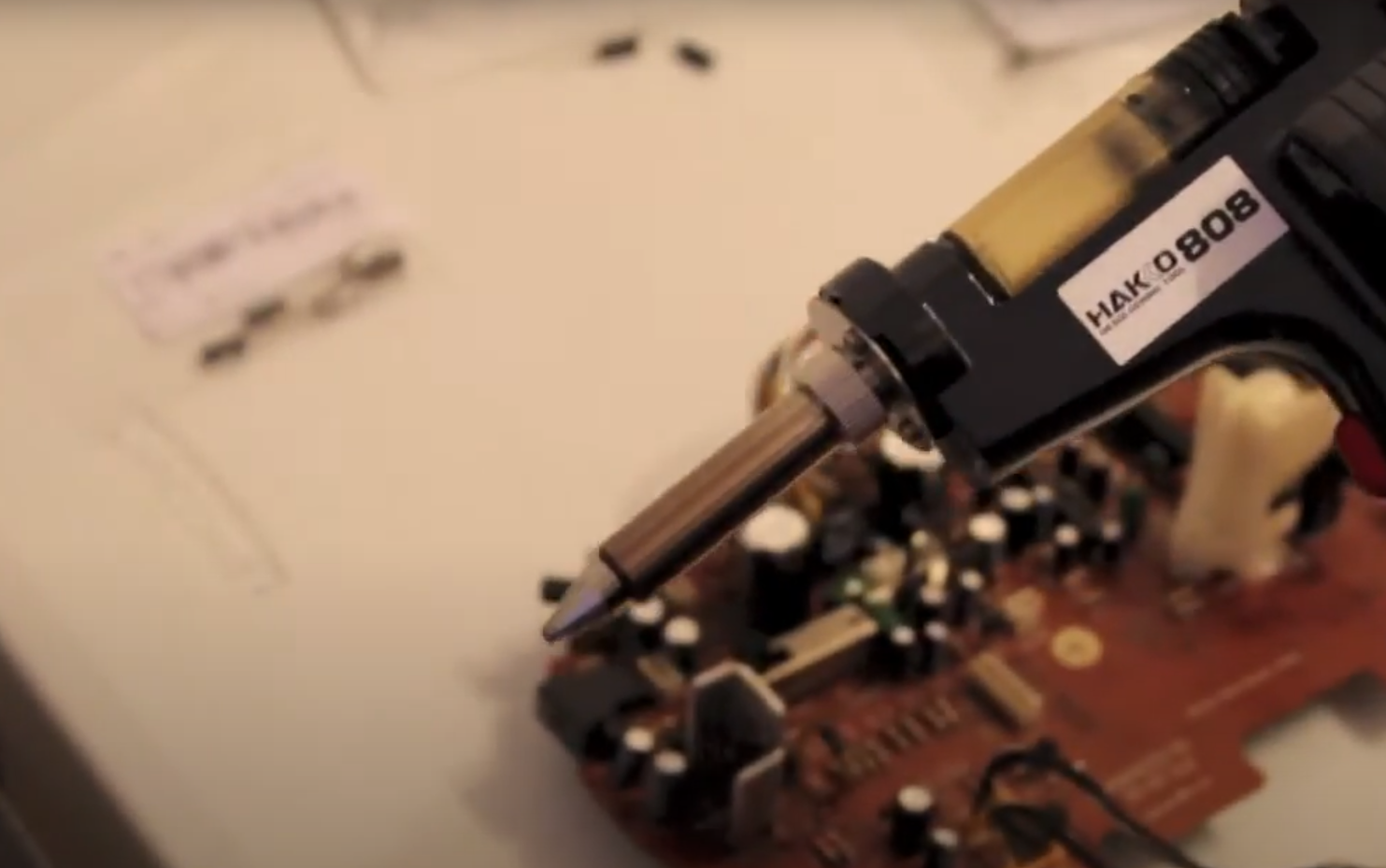Hakko 808 Desoldering Gun Review - ElectronicsHacks
