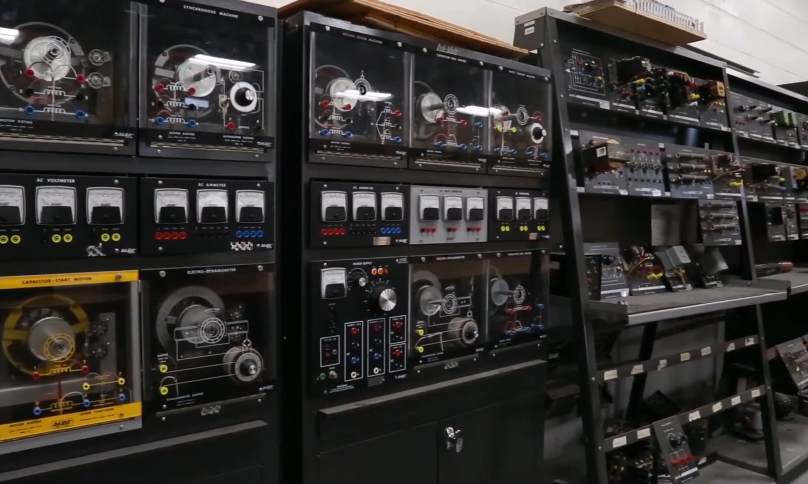 Low Voltage Technician vs. Electrician: What’s the Difference ...