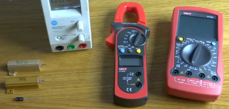 Multimeter vs. Clamp Meter: What’s the Difference? - ElectronicsHacks