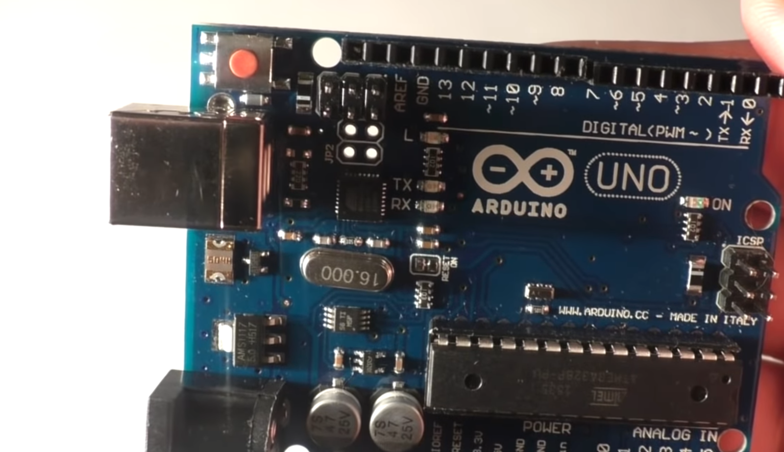 Arduino Uno vs. Mega: What’s the Difference? - ElectronicsHacks