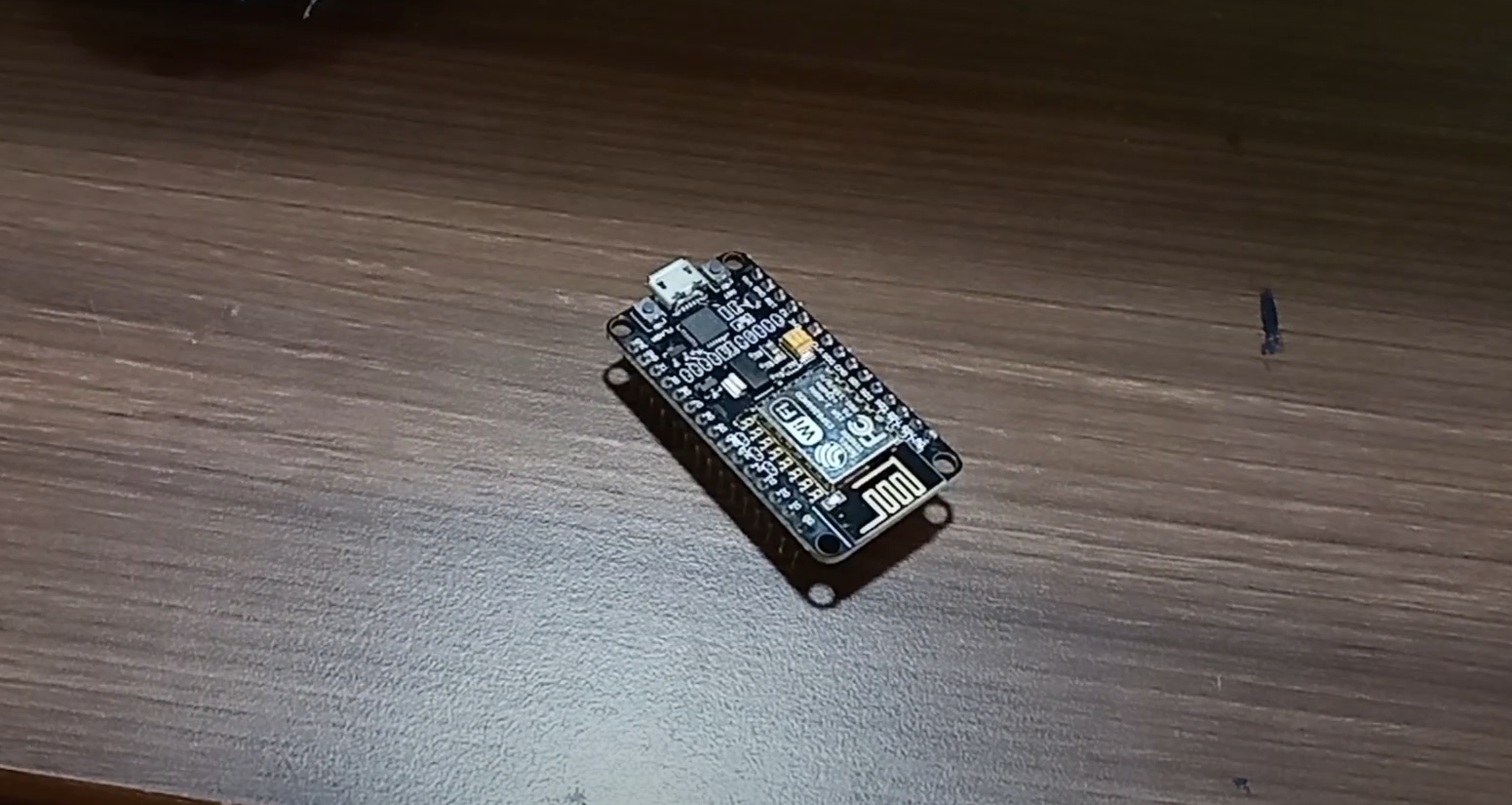 ESP32 vs. ESP8266: What’s the Difference? - ElectronicsHacks ESP32 vs. ESP8266: What’s the Difference? - ElectronicsHacks
