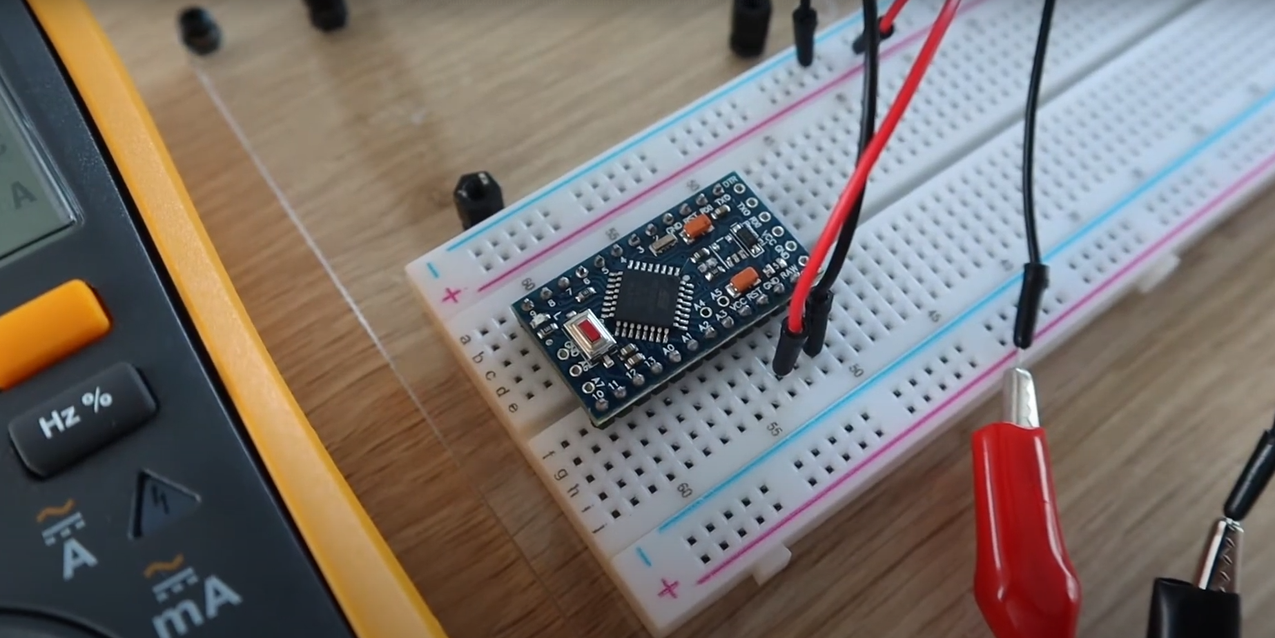 How Much Current Can an Arduino Supply? - ElectronicsHacks