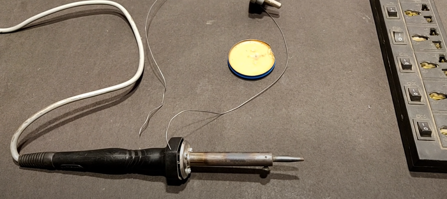 How to Clean a Soldering Iron? - ElectronicsHacks