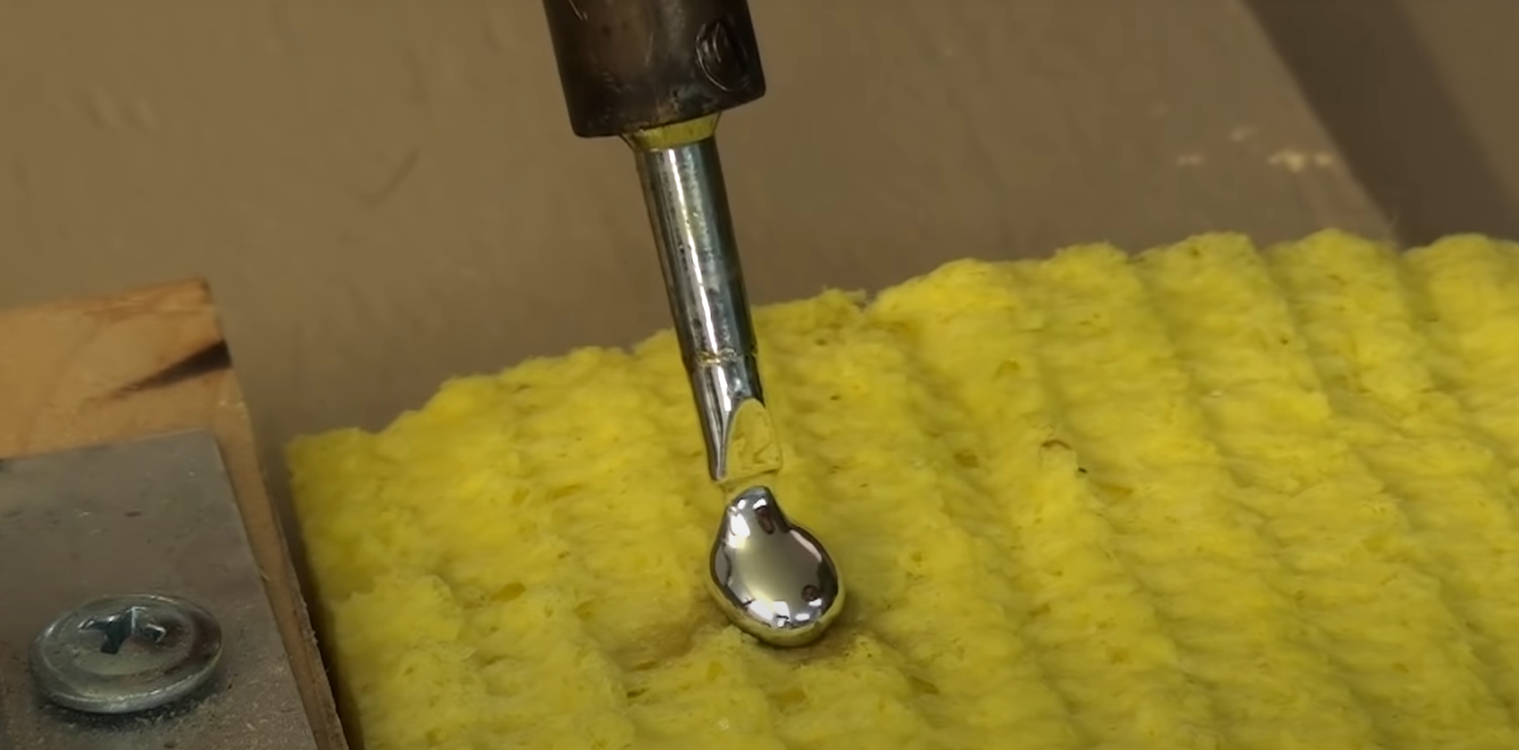 How to Tin the Tip of a Soldering Iron? - ElectronicsHacks