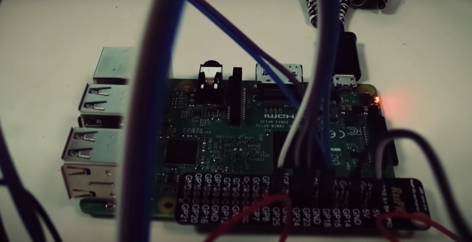 Raspberry Pi vs. Arduino for Robotics: Which is Better? - ElectronicsHacks