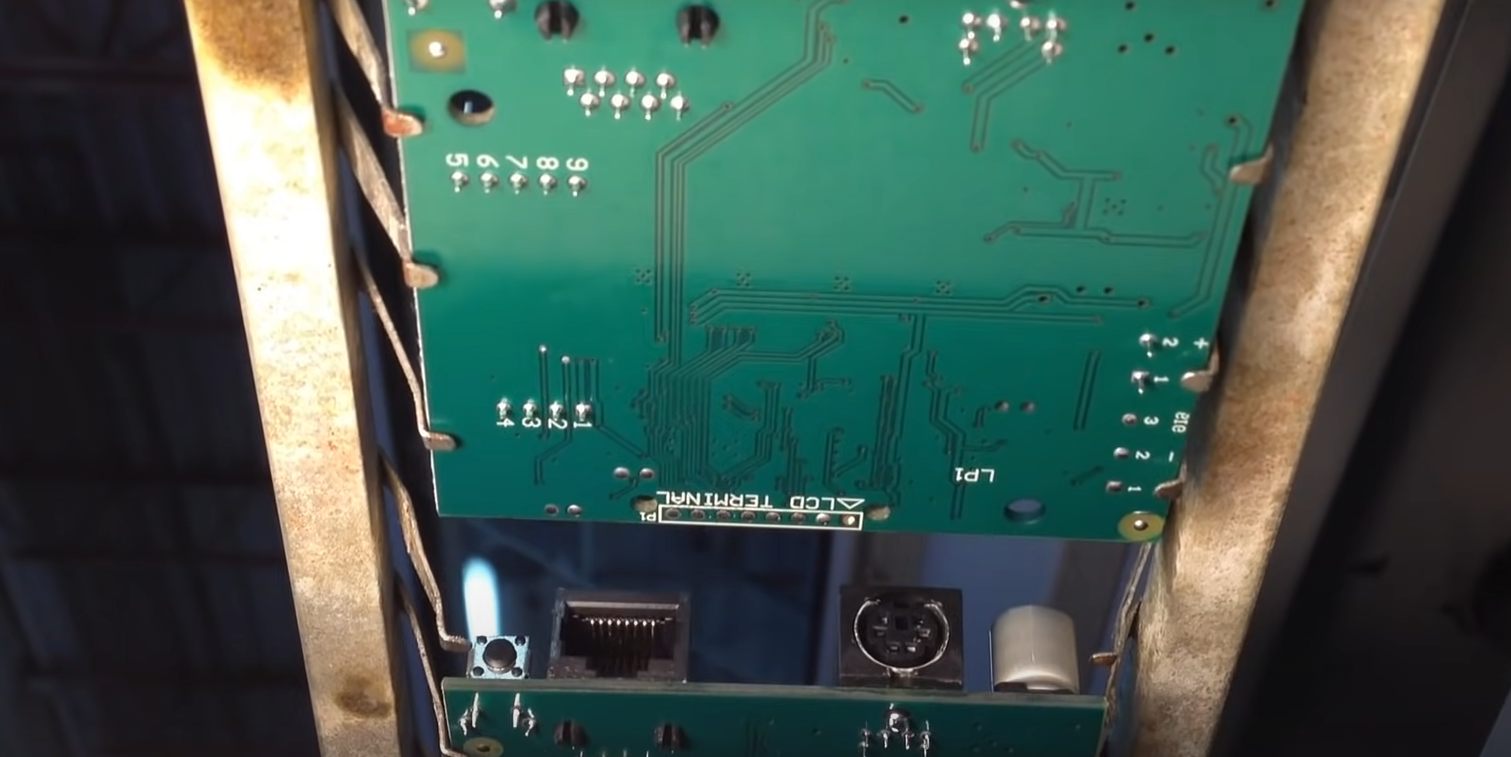 What Is Wave Soldering? - ElectronicsHacks