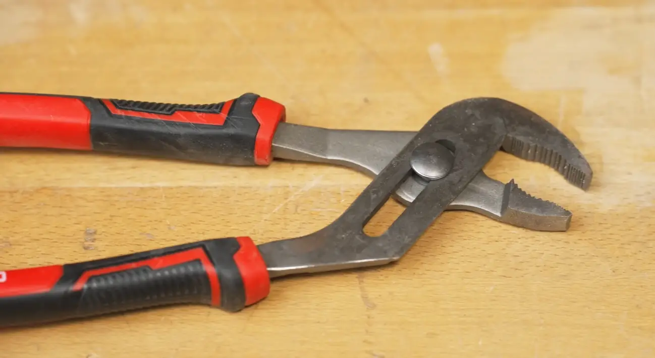 Electrician Tools: A Must-Have List - ElectronicsHacks