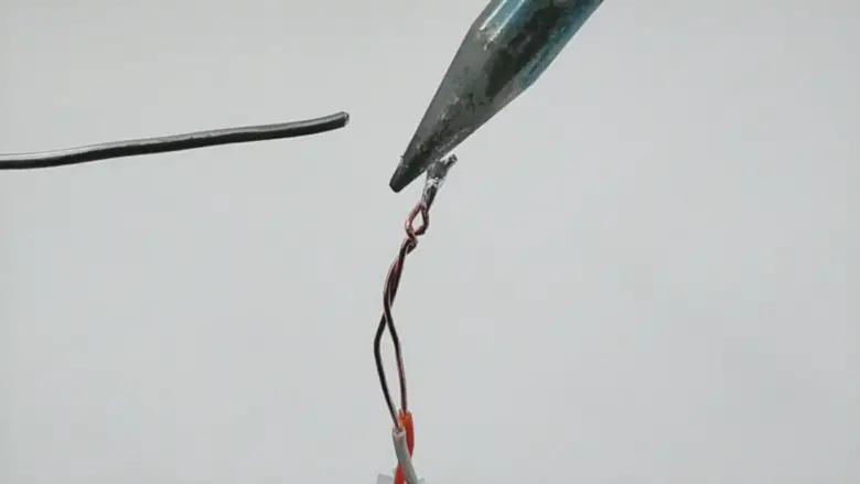 Flux vs. Solder Paste: What’s the Difference? - ElectronicsHacks