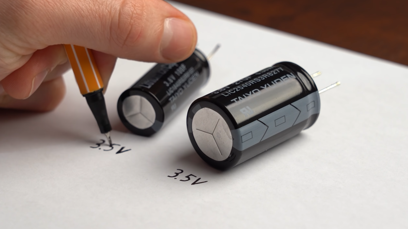 Supercapacitor vs. Capacitor: What’s the Difference? - ElectronicsHacks