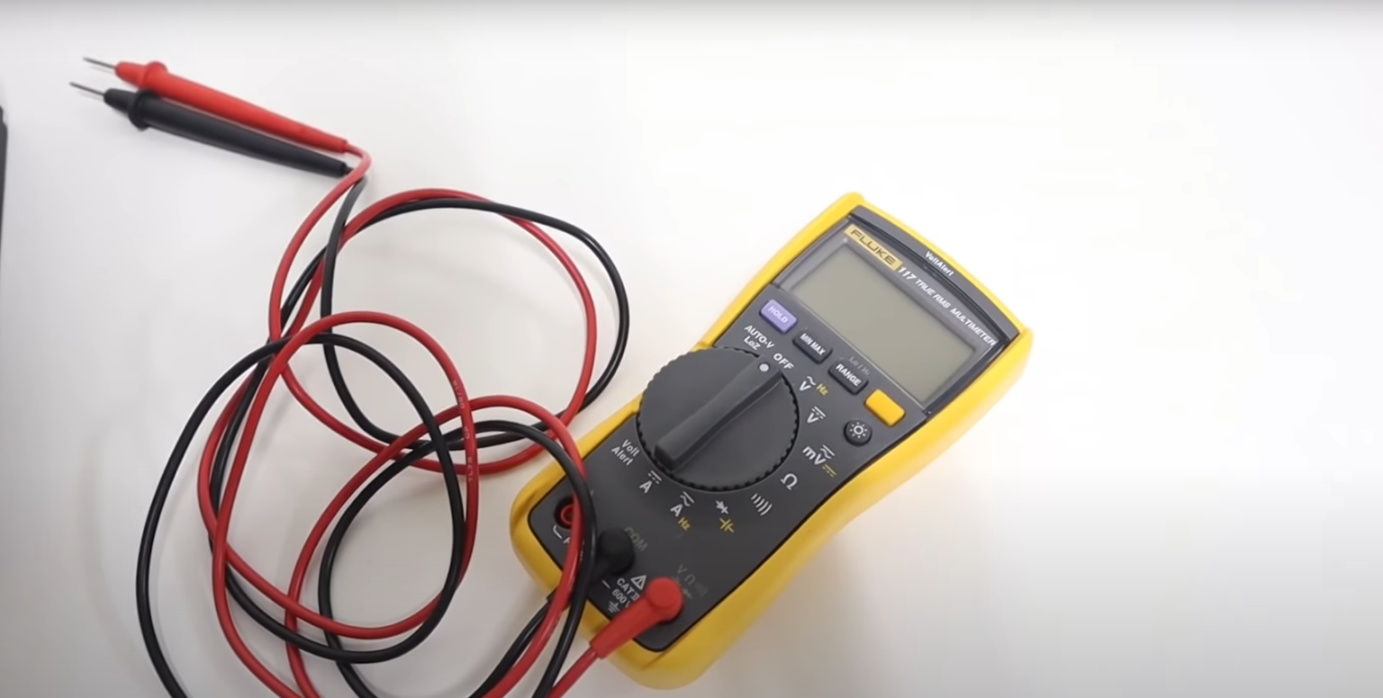 How to Measure Amps With a Multimeter? - ElectronicsHacks
