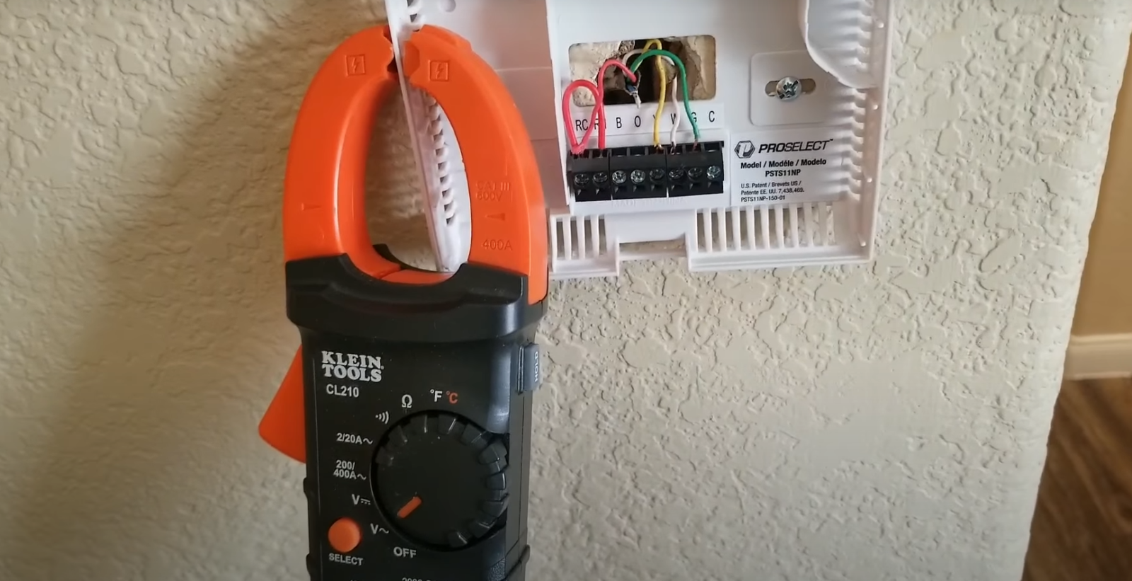 How to Test a Thermostat With a Multimeter? - ElectronicsHacks