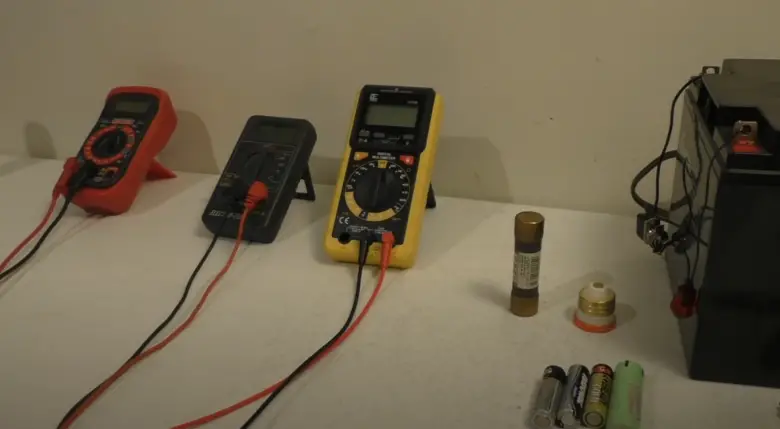 How to Test an AVR With a Multimeter? - ElectronicsHacks
