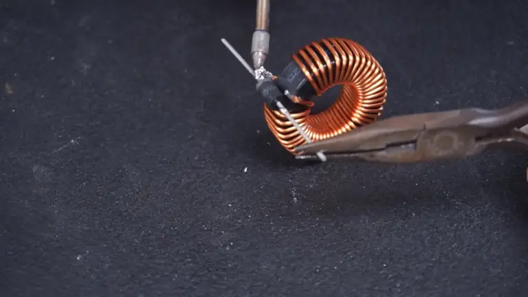 Inductor vs. Transformer: What’s the Difference? - ElectronicsHacks