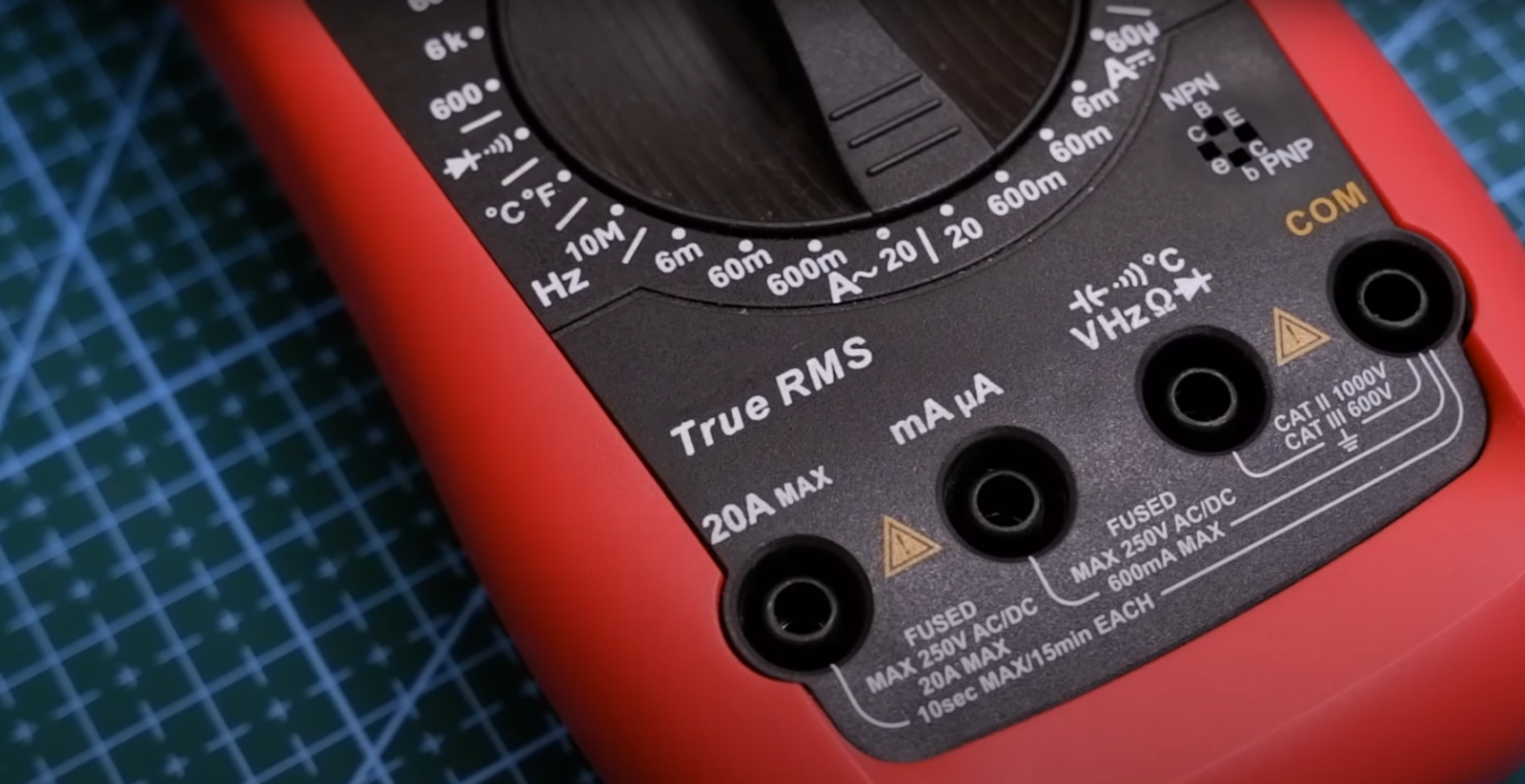 What Is a True-RMS Multimeter? - ElectronicsHacks