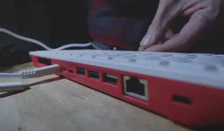 Raspberry Pi 400 Projects - ElectronicsHacks