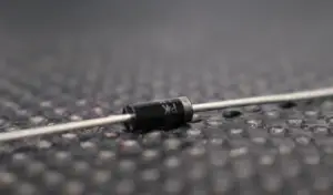 1N4004 Diode Pinout and Specifications - ElectronicsHacks