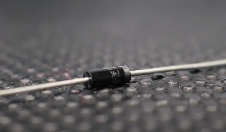 1N4004 Diode Pinout and Specifications - ElectronicsHacks