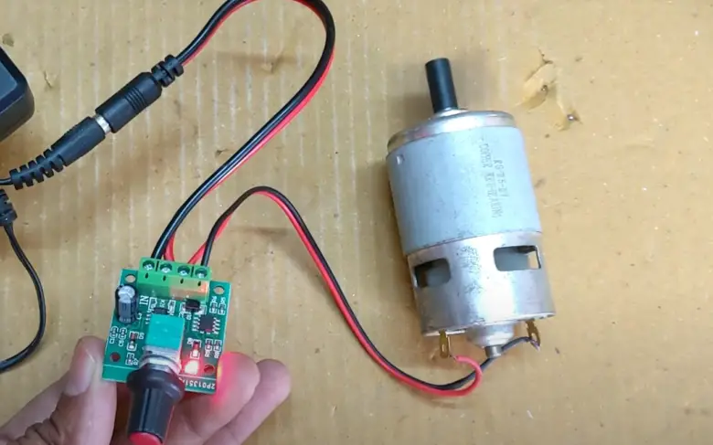 How to Control DC Motor Speed? - ElectronicsHacks