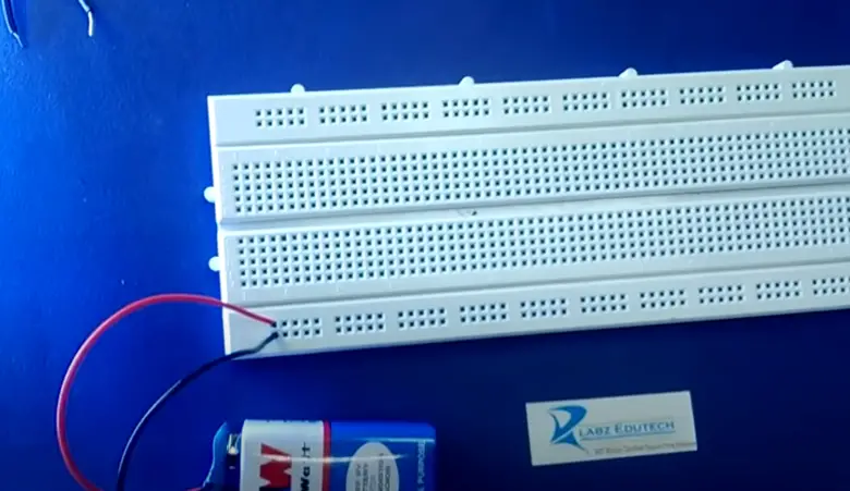 How to Use a Transistor as a Switch? - ElectronicsHacks