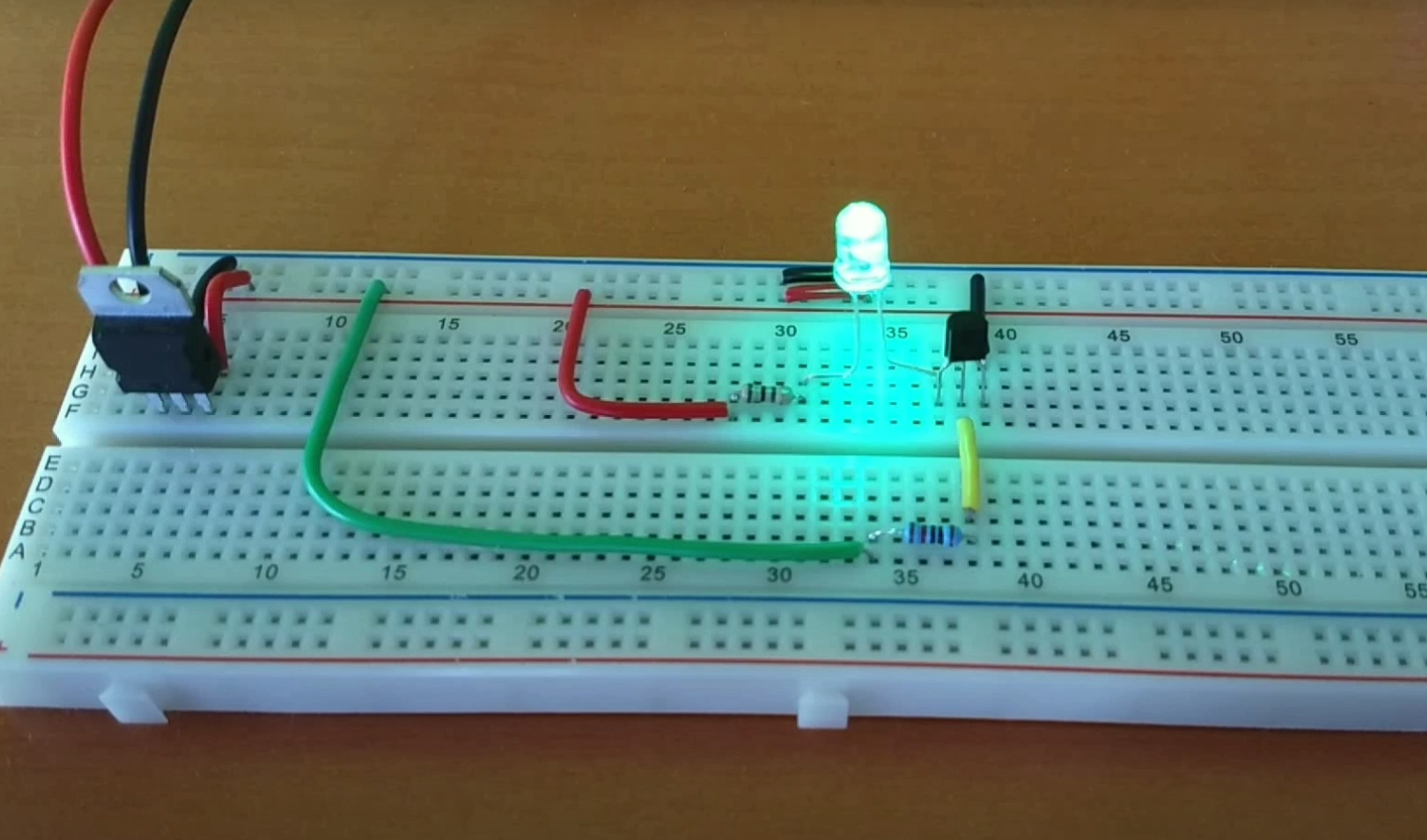 How to Use a Transistor as a Switch? - ElectronicsHacks