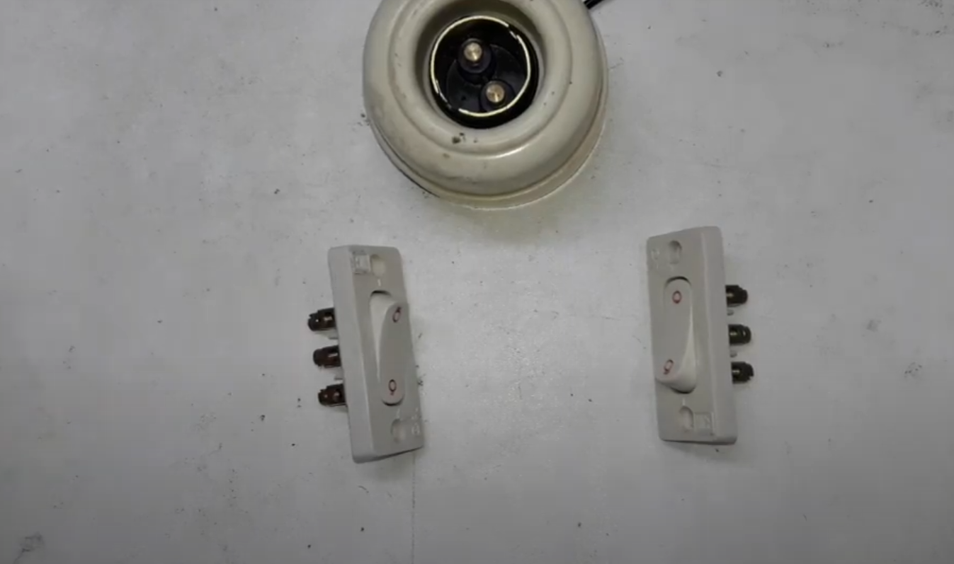 What Is a SPDT Switch? - ElectronicsHacks