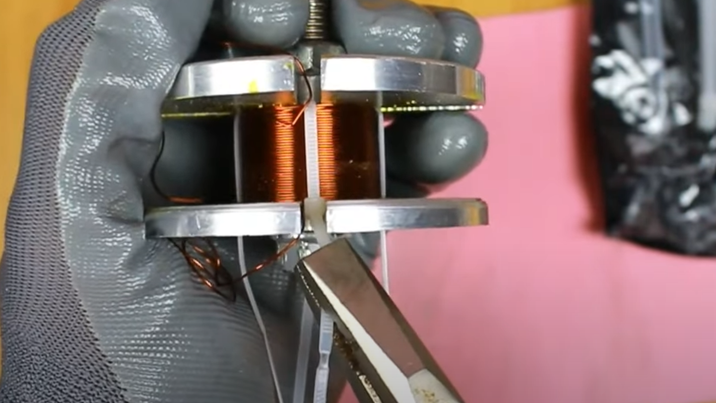 What Is an Air Core Inductor? - ElectronicsHacks