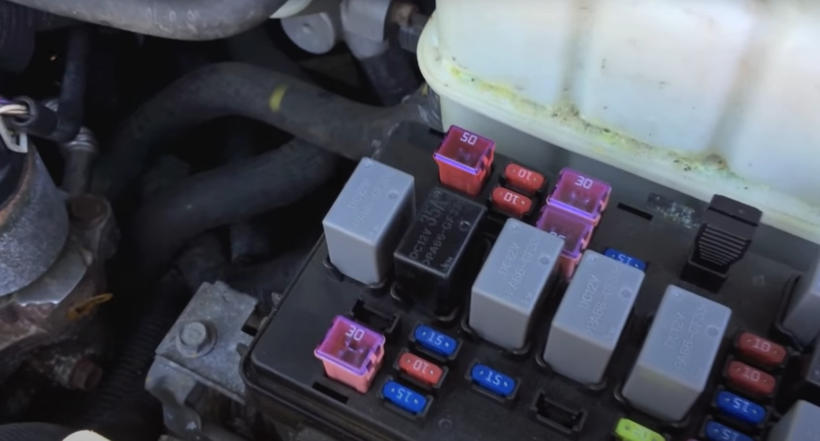 Which Fuse Is for the Dashboard Lights? - ElectronicsHacks