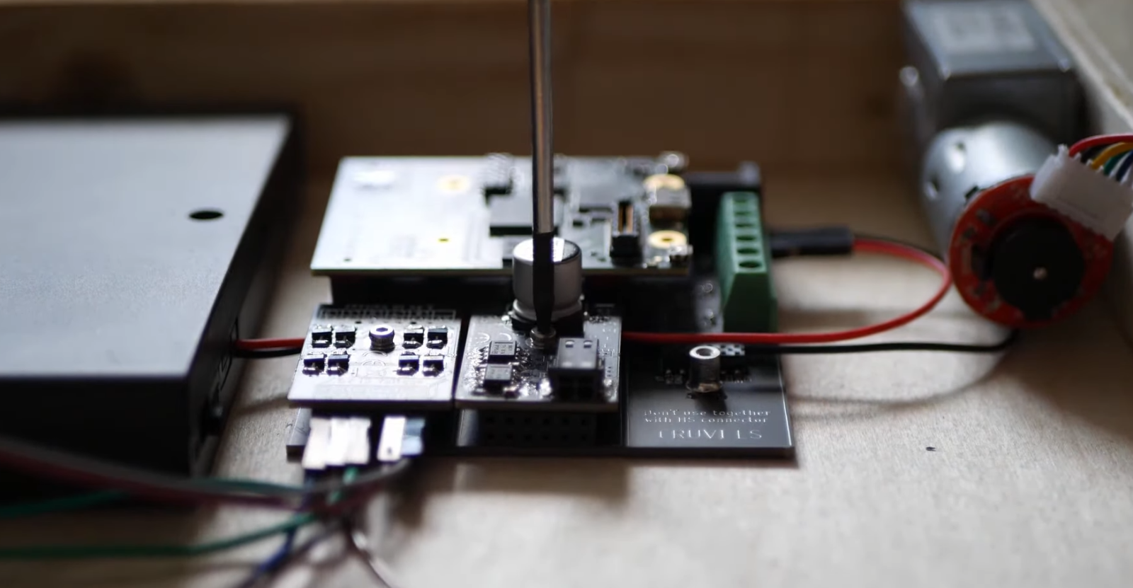 FPGA vs. Microcontroller: Which is Better? - ElectronicsHacks FPGA vs. Microcontroller: Which is Better? - ElectronicsHacks