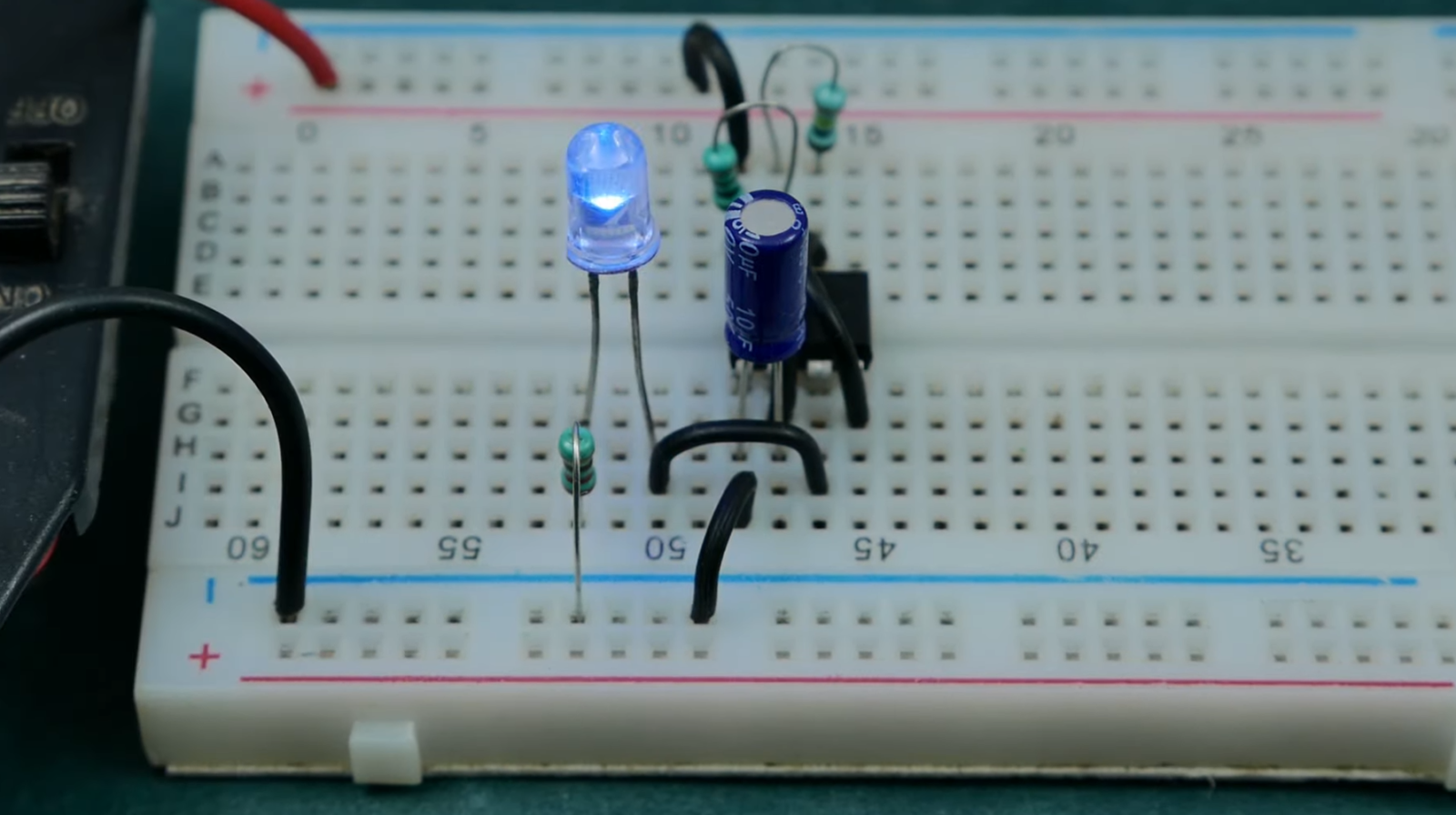 How to Make a Blinking LED Using a 555 Timer IC? - ElectronicsHacks