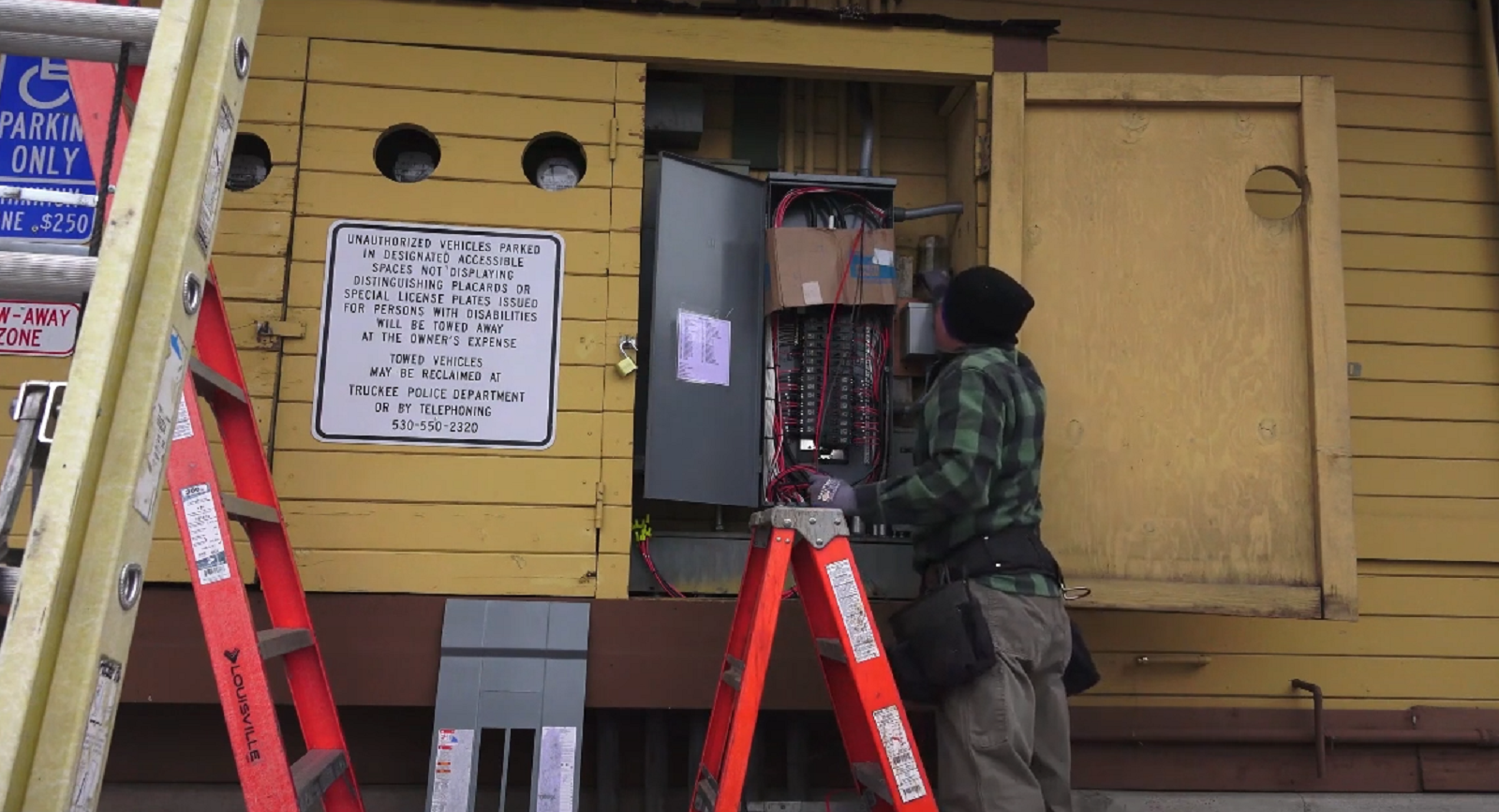 Is Being an Electrician Dangerous? - ElectronicsHacks