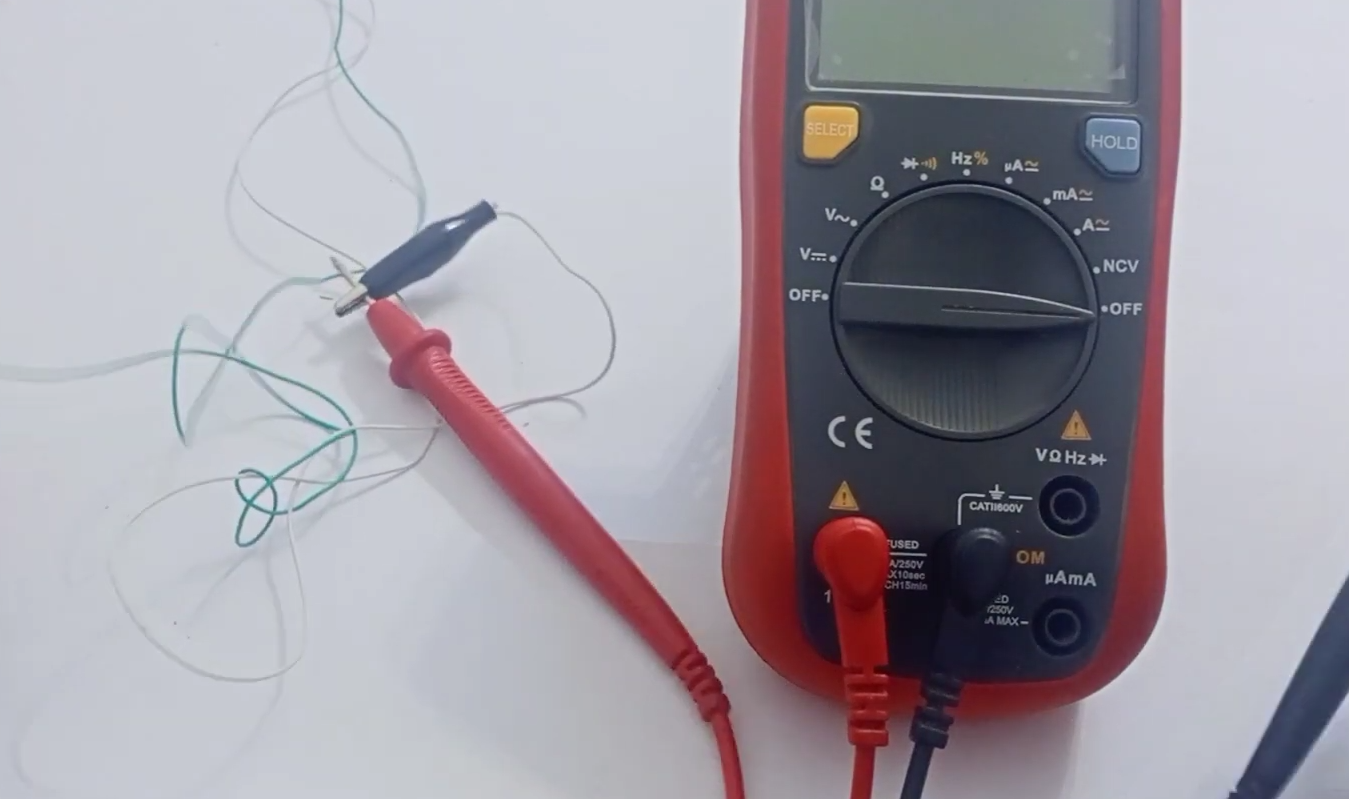 Multimeter Not Reading DC Voltage: How to Fix? - ElectronicsHacks