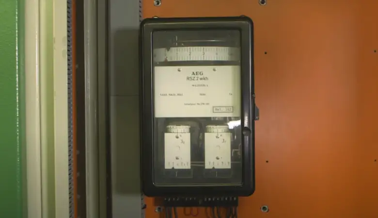 Types of Faults and Effects in Electrical Power Systems - ElectronicsHacks