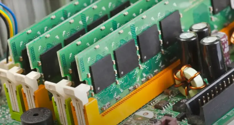 What is a CMOS? - ElectronicsHacks