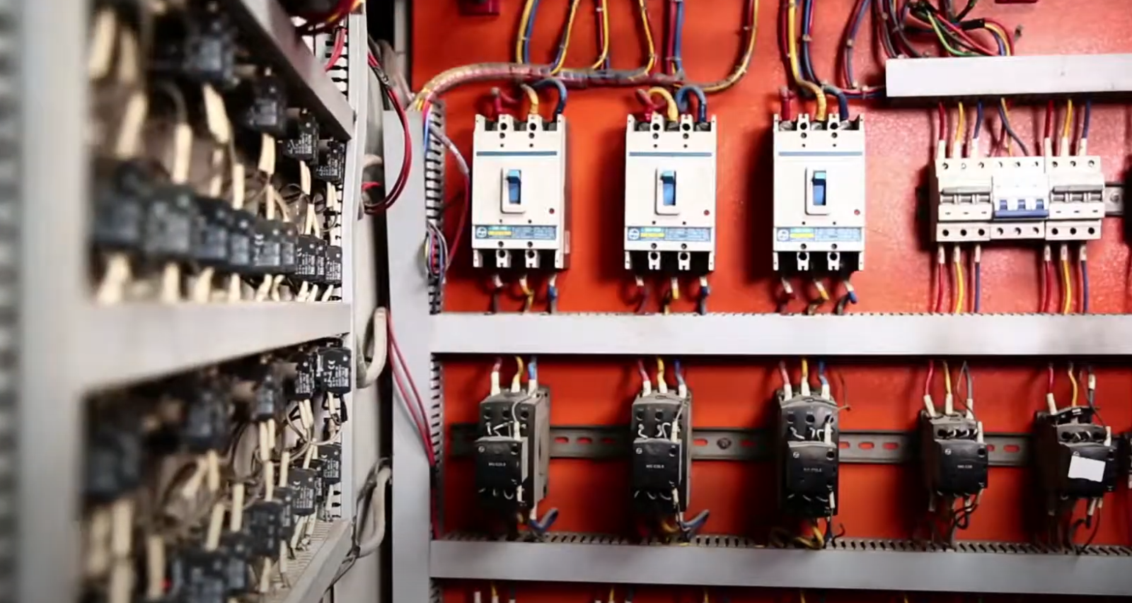 What Is a Harmonic Filter? - ElectronicsHacks
