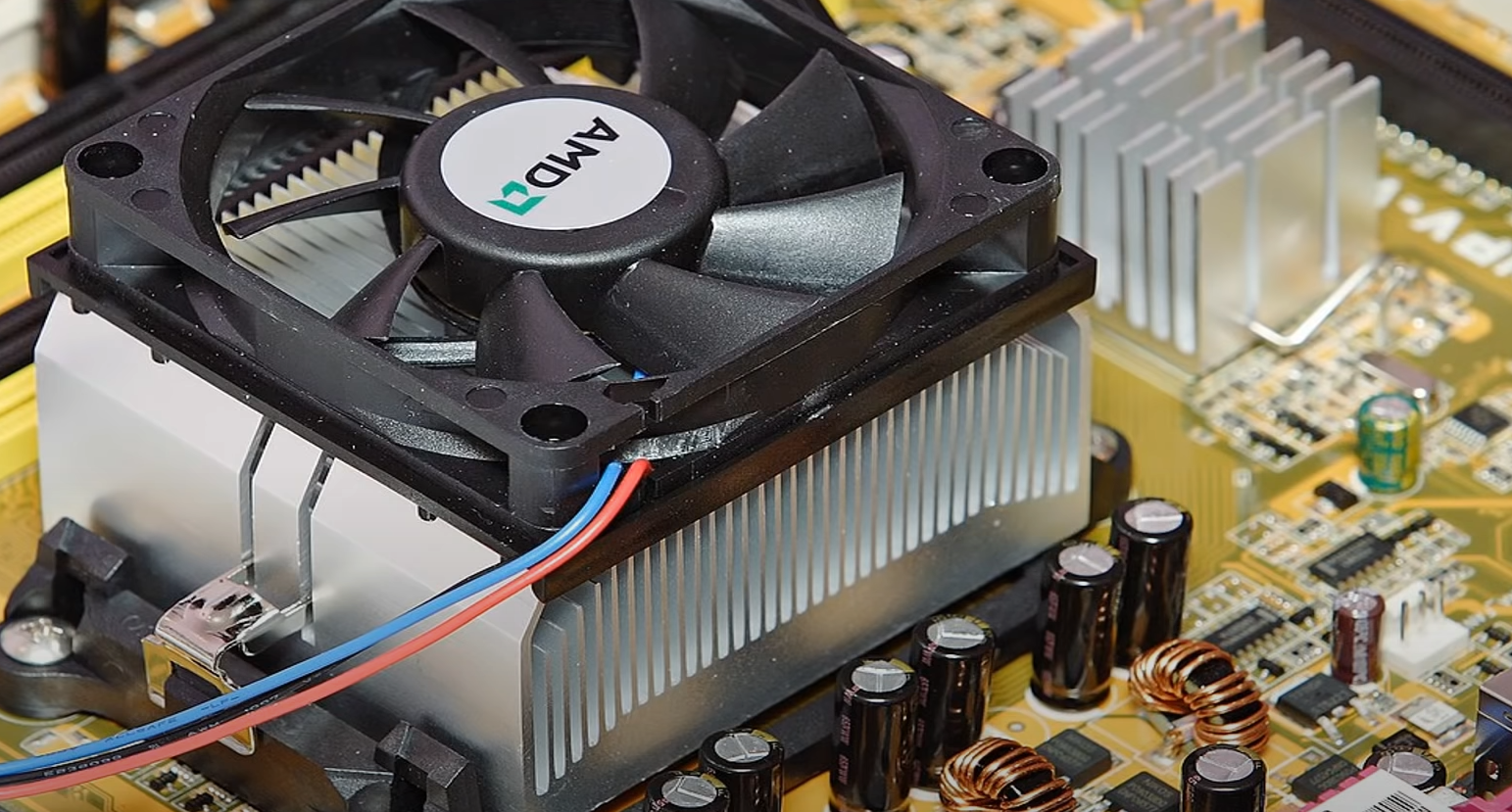 What Is a Heat Sink in a PCB? - ElectronicsHacks