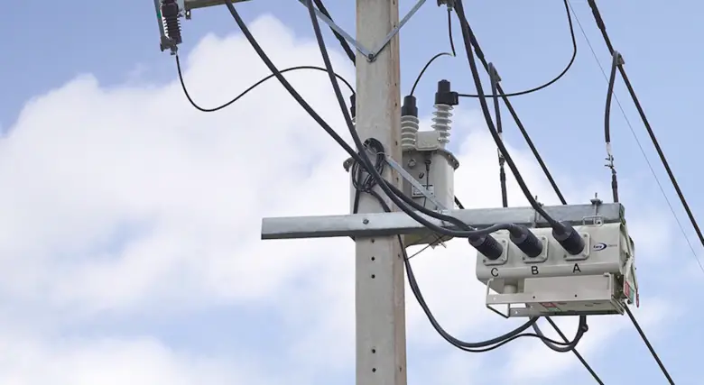 What Is a Load Break Switch? - ElectronicsHacks