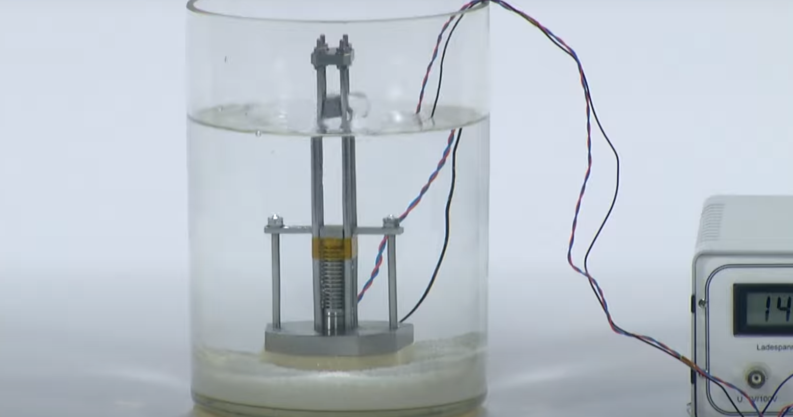 What Is a Piezoelectric Actuator? - ElectronicsHacks