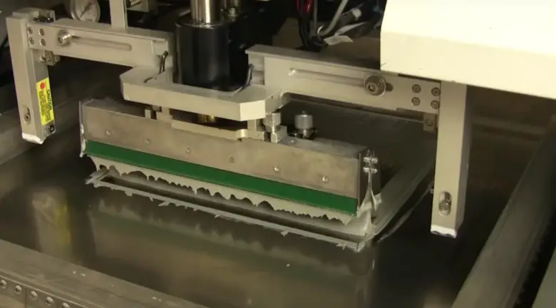 What Is SMT Assembly? - ElectronicsHacks