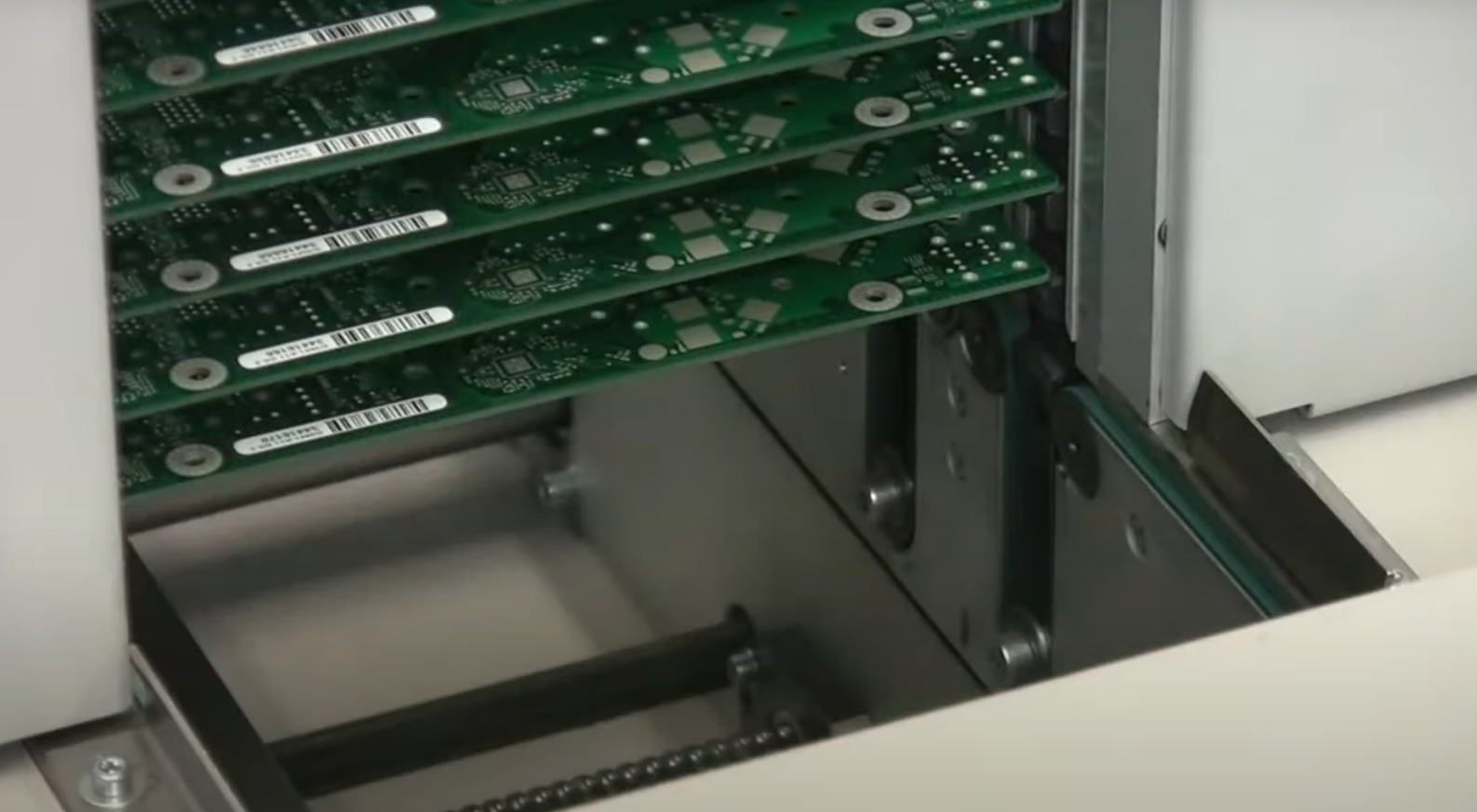 What Is SMT Assembly? - ElectronicsHacks