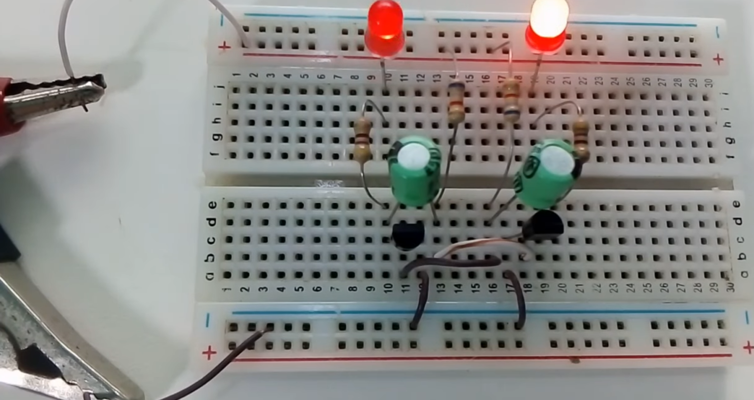 2N3904 Transistor Pinout - ElectronicsHacks