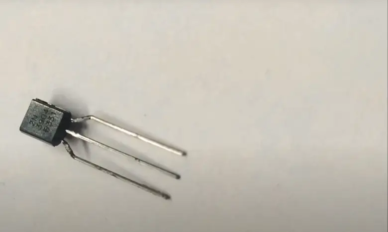2N3904 Transistor Pinout - ElectronicsHacks