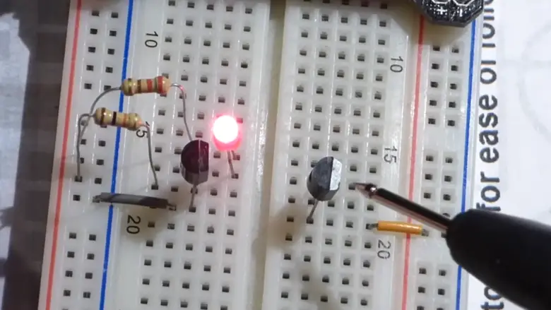 2N3906 Transistor Pinout - ElectronicsHacks